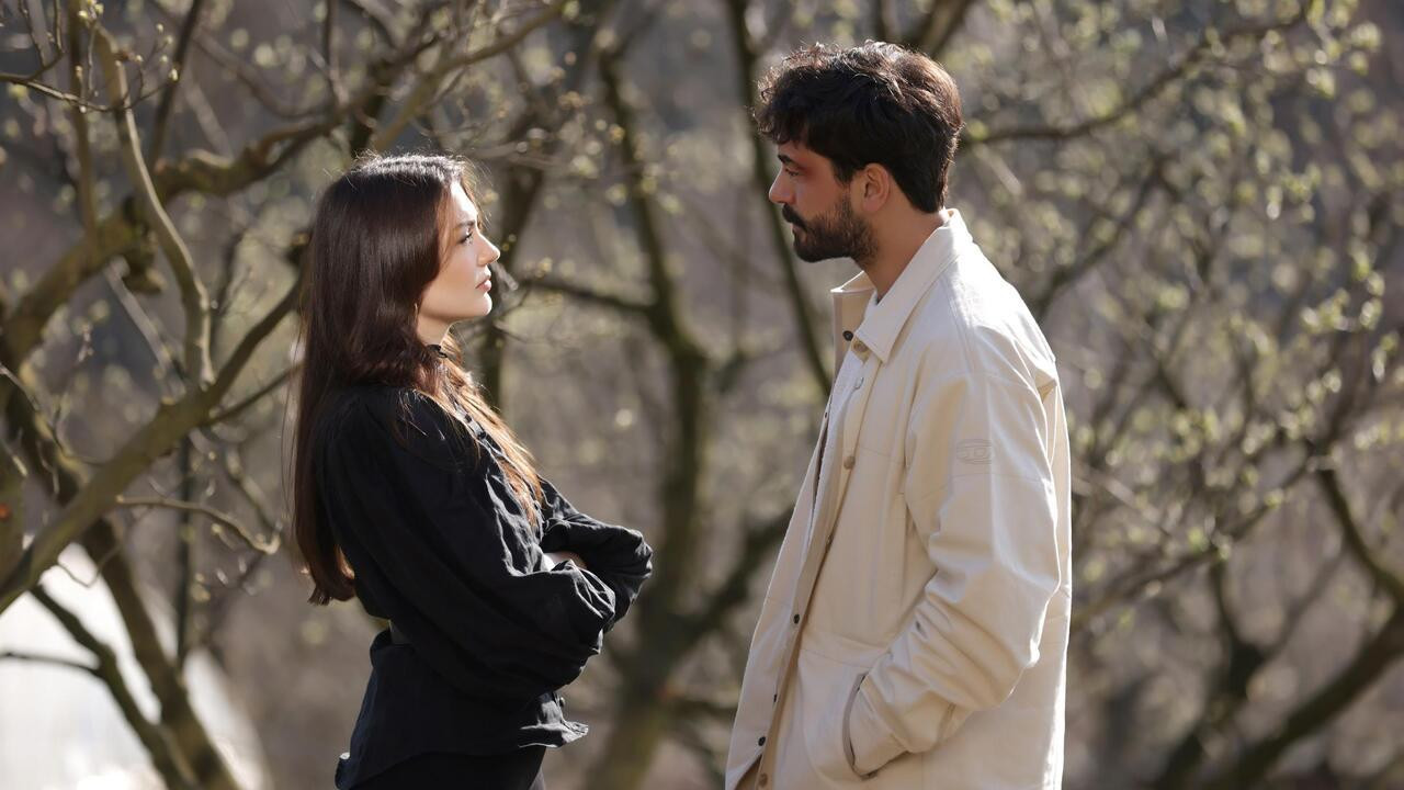 Ateş ve Zeynep, Deniz'e yakalandı! Kraliçe 3. bölümde neler oldu ...