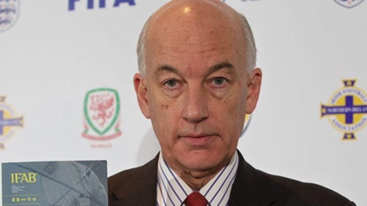 David Elleray: Türkiye'deki VAR sistemi yanlış uygulanıyor - Aydın ...